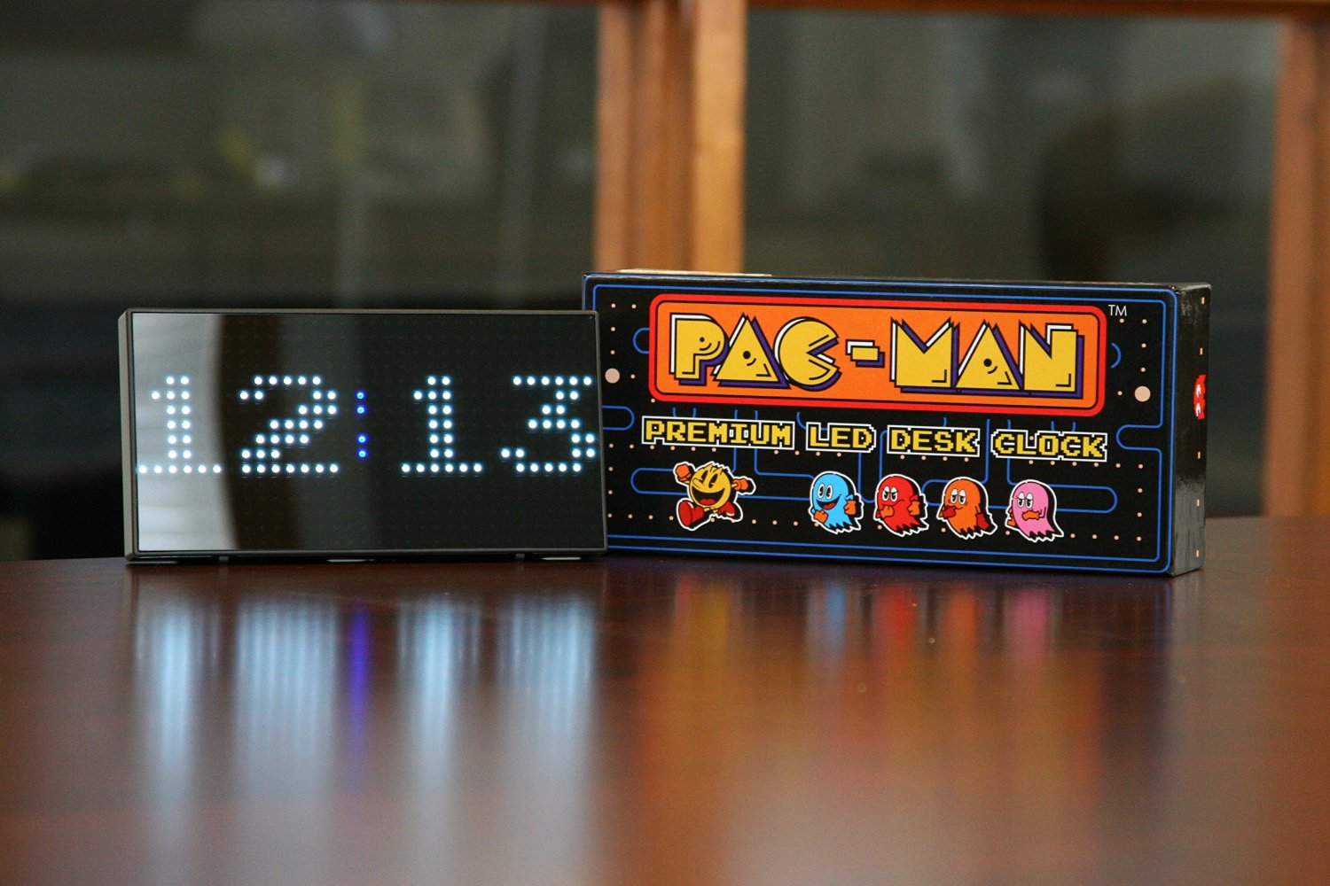 PAC-MAN Premium LED Desk Clock - PAC-MAN Premium LED Desk Clock