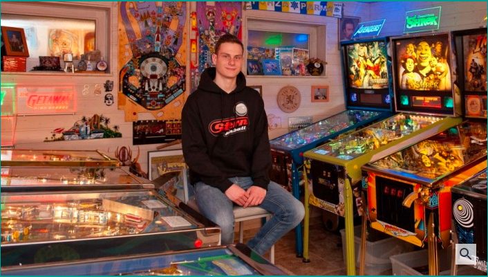 World champion on the pinball machine - World champion on the pinball ...