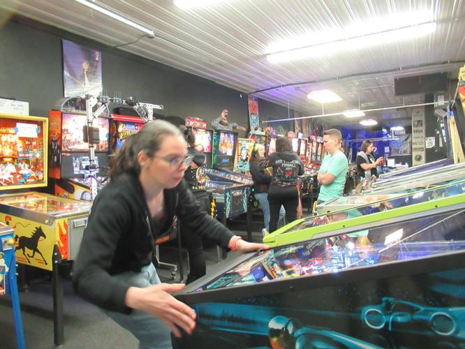 Wizard’s World Arcade hosts women’s pinball championship - Wizard’s ...